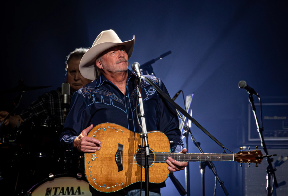 Why is Alan Jackson touring career over? Health updates and retirement ...